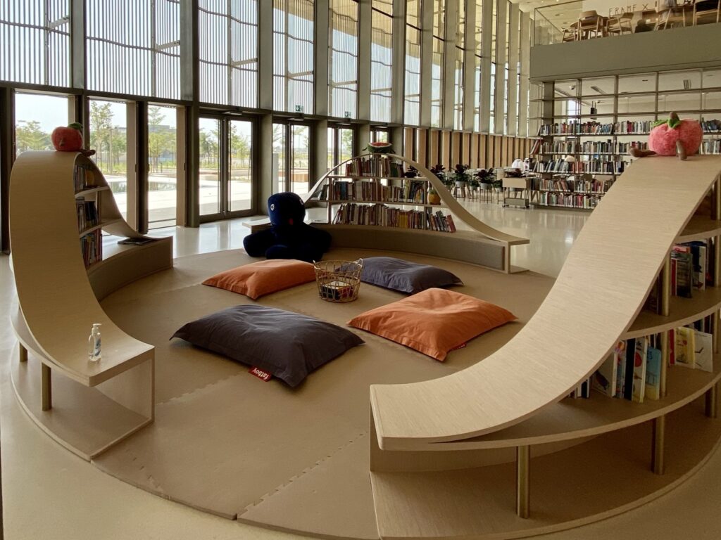 House of Wisdom Sharjah stunning architecture, 2020, library